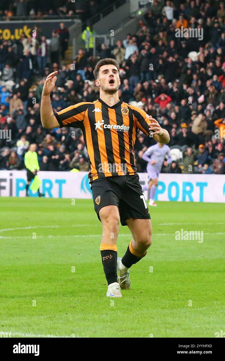 MKM Stadium, Hull, England - 21st December 2024 Ryan Longman of Hull ...