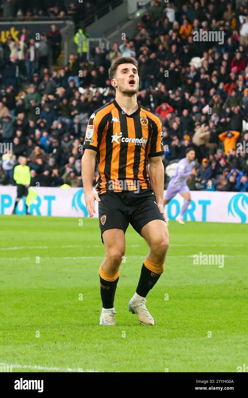 MKM Stadium, Hull, England - 21st December 2024 Ryan Longman of Hull ...