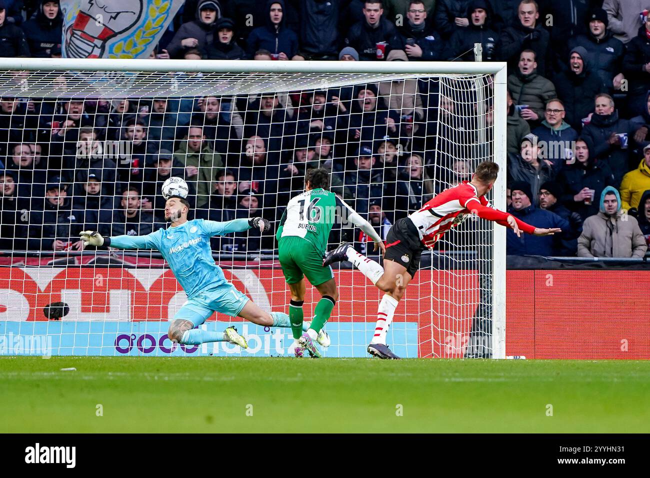 Eindhoven, Netherlands. 22nd Dec, 2024. EINDHOVEN, NETHERLANDS - DECEMBER 22: Luuk de Jong of ...