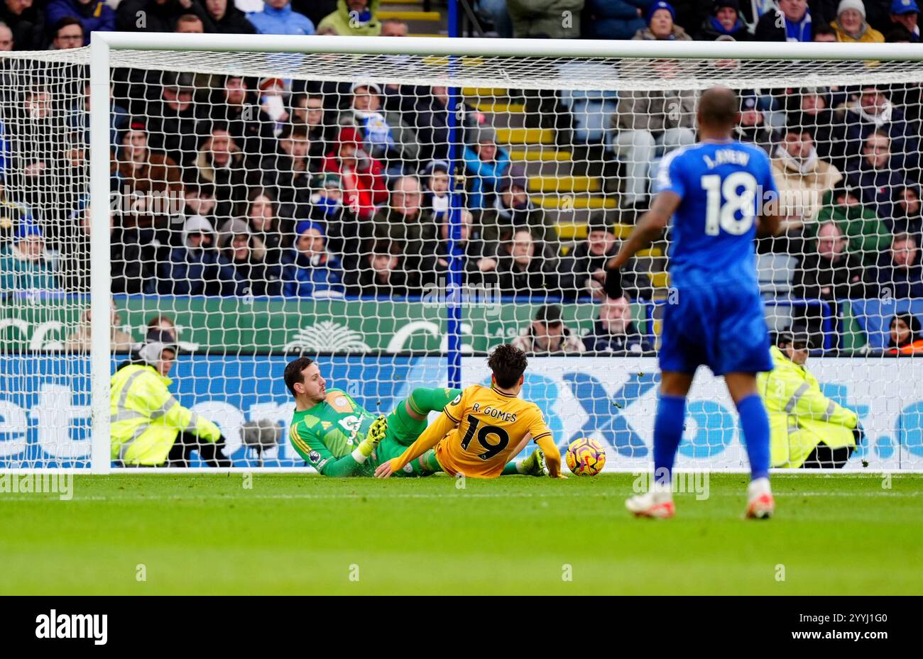 Wolverhampton Wanderers' Rodrigo Gomes scores their side's second goal ...