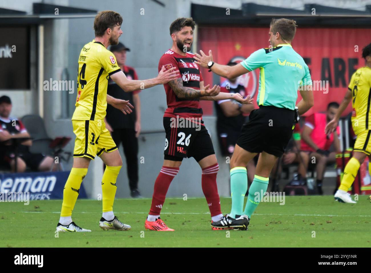 Alex Arthur Rufer (L) of Wellington Phoenix FC, Brandon Joel Gaetano ...