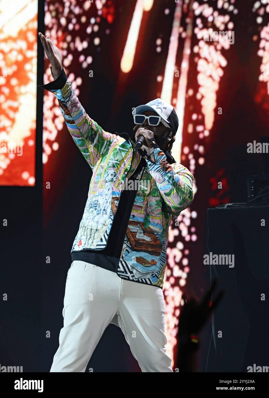 MIAMI, FLORIDA - DECEMBER 21: T-Pain performs during iHeartRadio Y100's ...