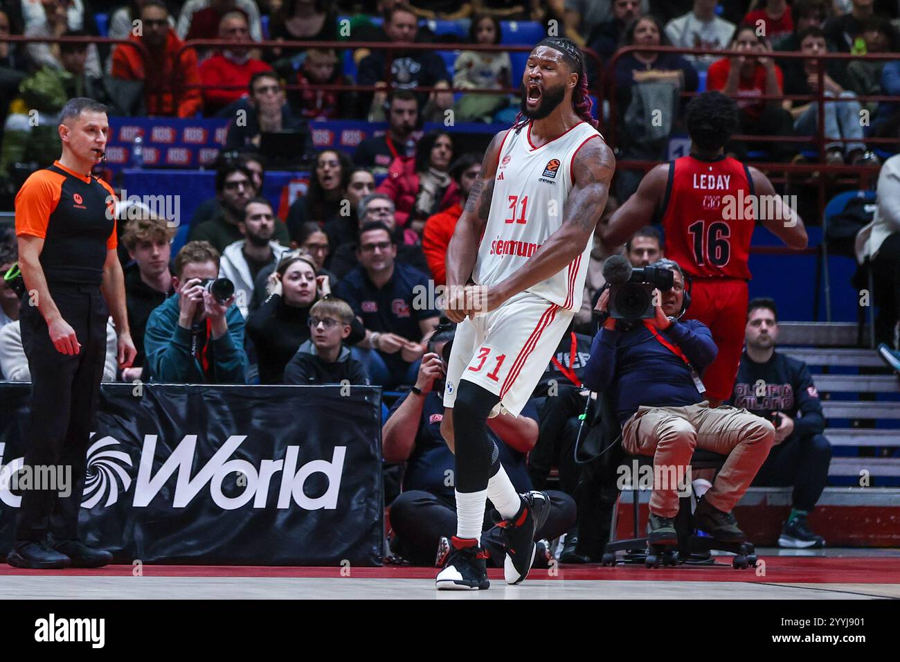 Milan, Italy. 20th Dec, 2024. Devin Booker #31 of FC Bayern Munich ...