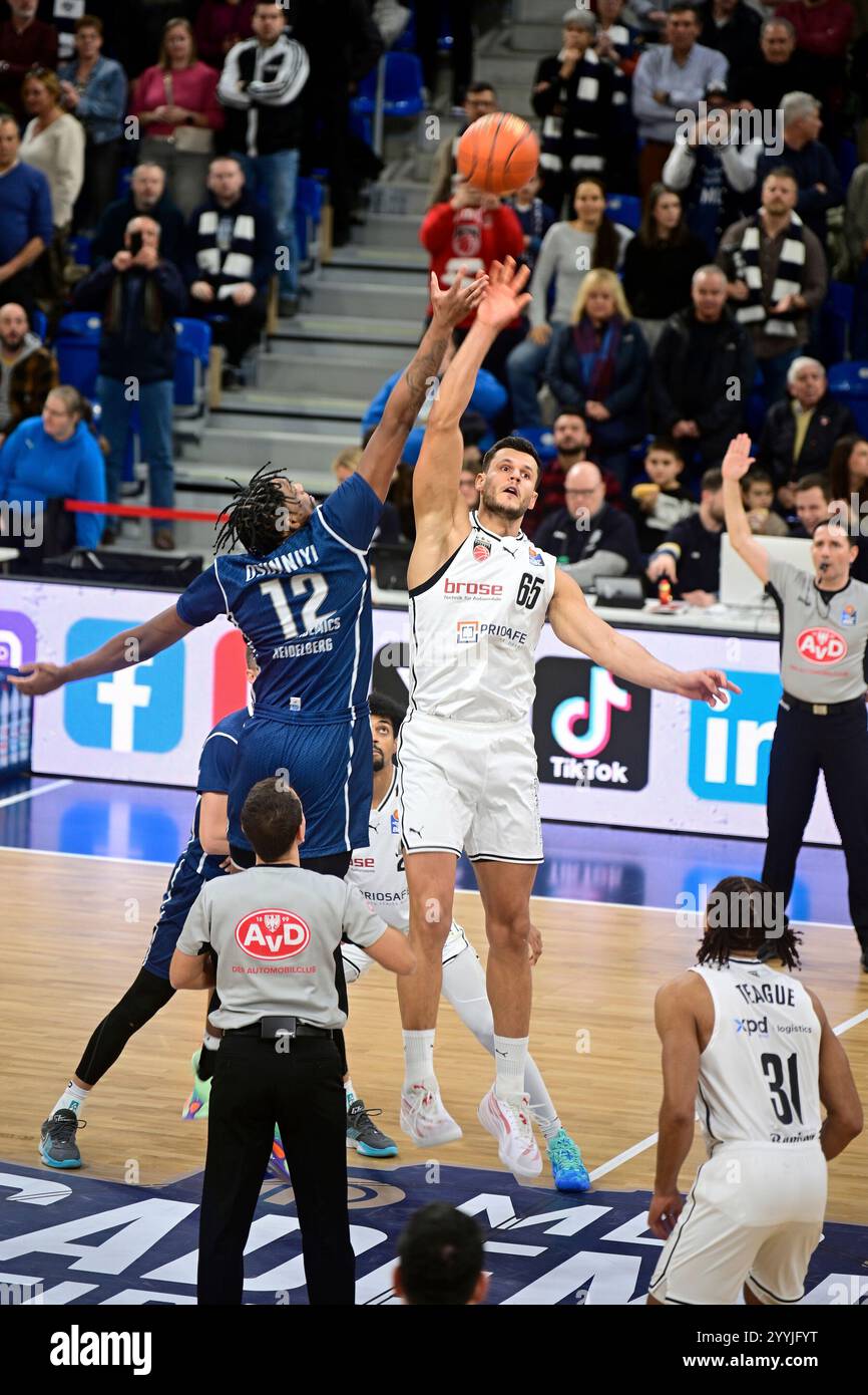 Heidelberg, Deutschland. 22nd Dec, 2024. Osun Osunniyi (MLP-Academics ...