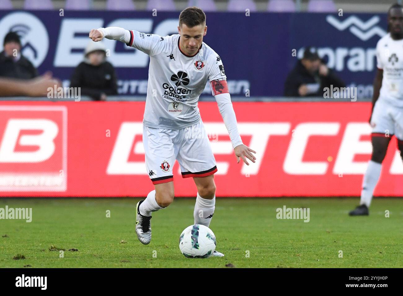 Maasmechelen, Belgium. 22nd Dec, 2024. Seraing's Nils Schouterden ...