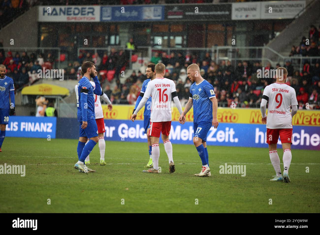 Eric Hottmann (SSV Jahn Regensburg, 9), Kai Klefisch (Darmstadt 1898 e ...
