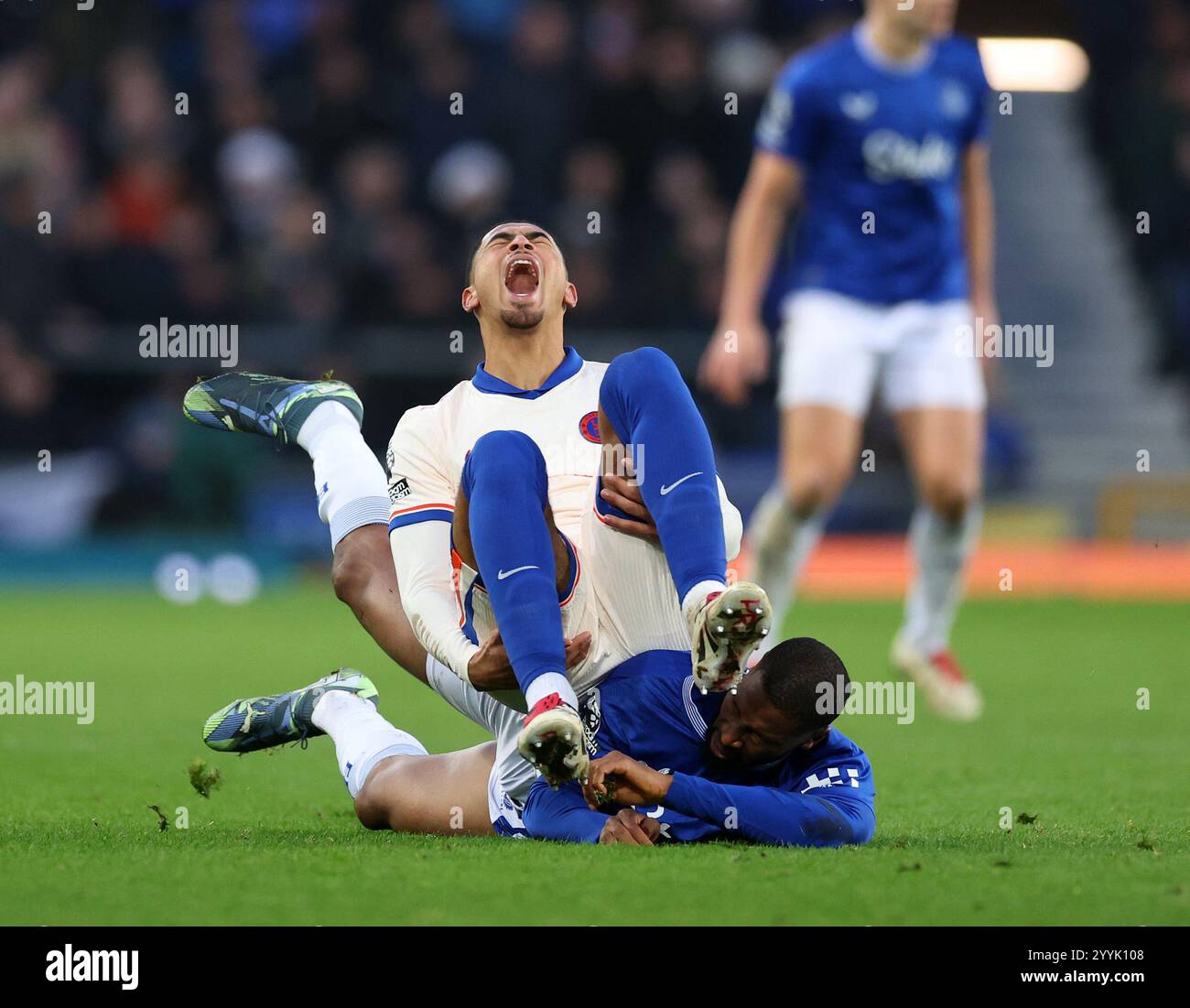 Liverpool, UK. 22nd Dec, 2024. Beto of Everton with Levi Colwill of ...
