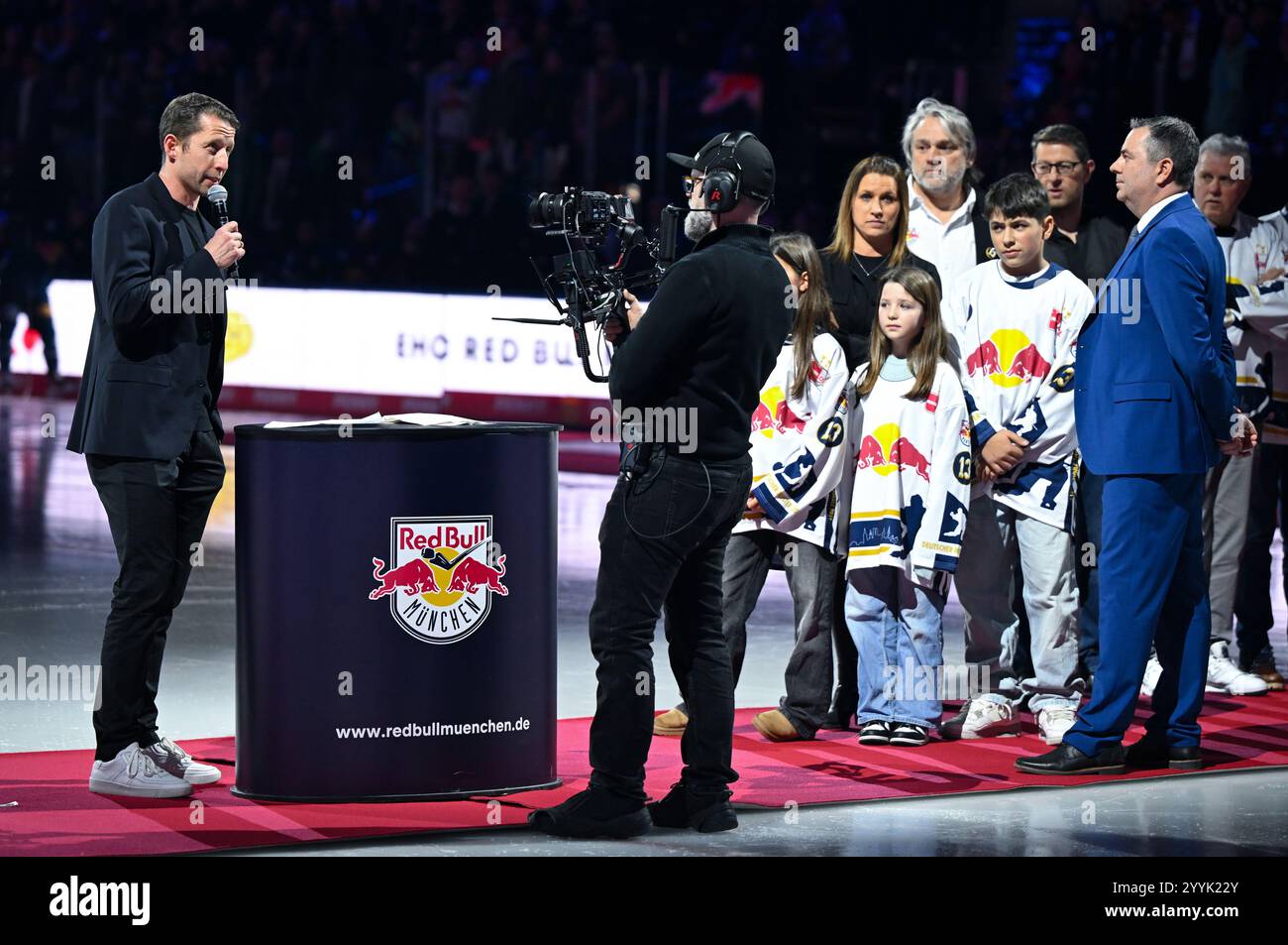22 December 2024, Bavaria, Munich: Ice hockey: DEL, EHC Red Bull Munich ...