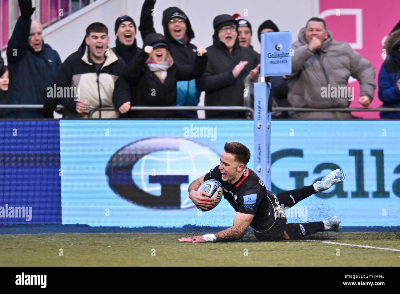 Fergus Burke of Saracens scores a try early in the first half during ...