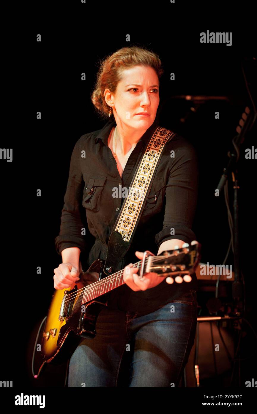 Canadian singer-songwriter Kathleen Edwards at Birmingham O2 Academy ...