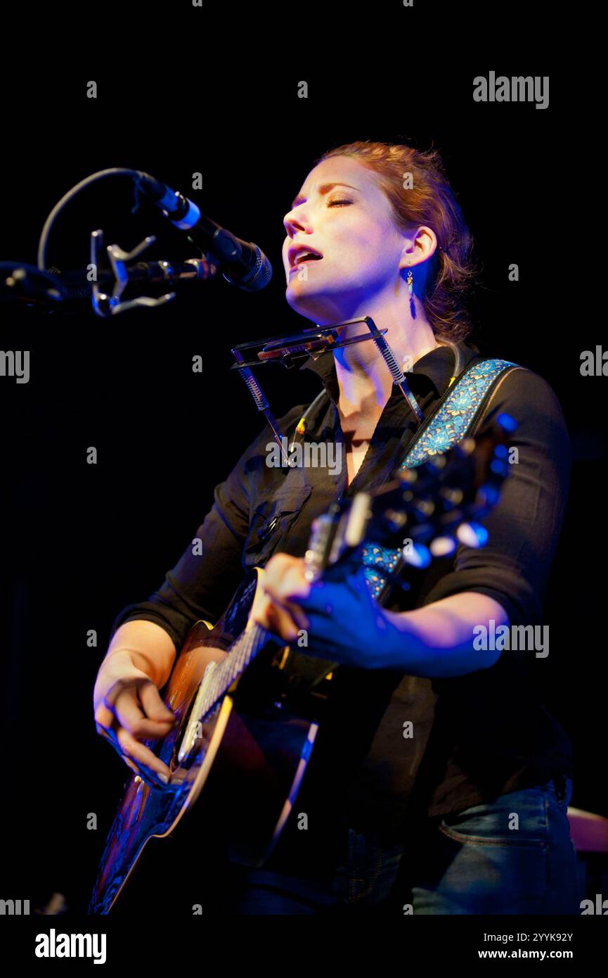 Canadian singer-songwriter Kathleen Edwards at Birmingham O2 Academy ...
