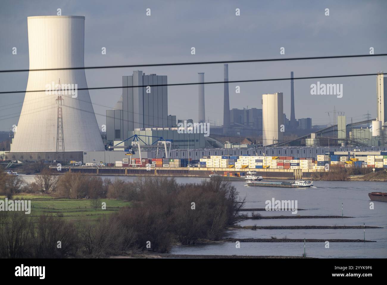 Cogeneration power plant cooling hi-res stock photography and images ...