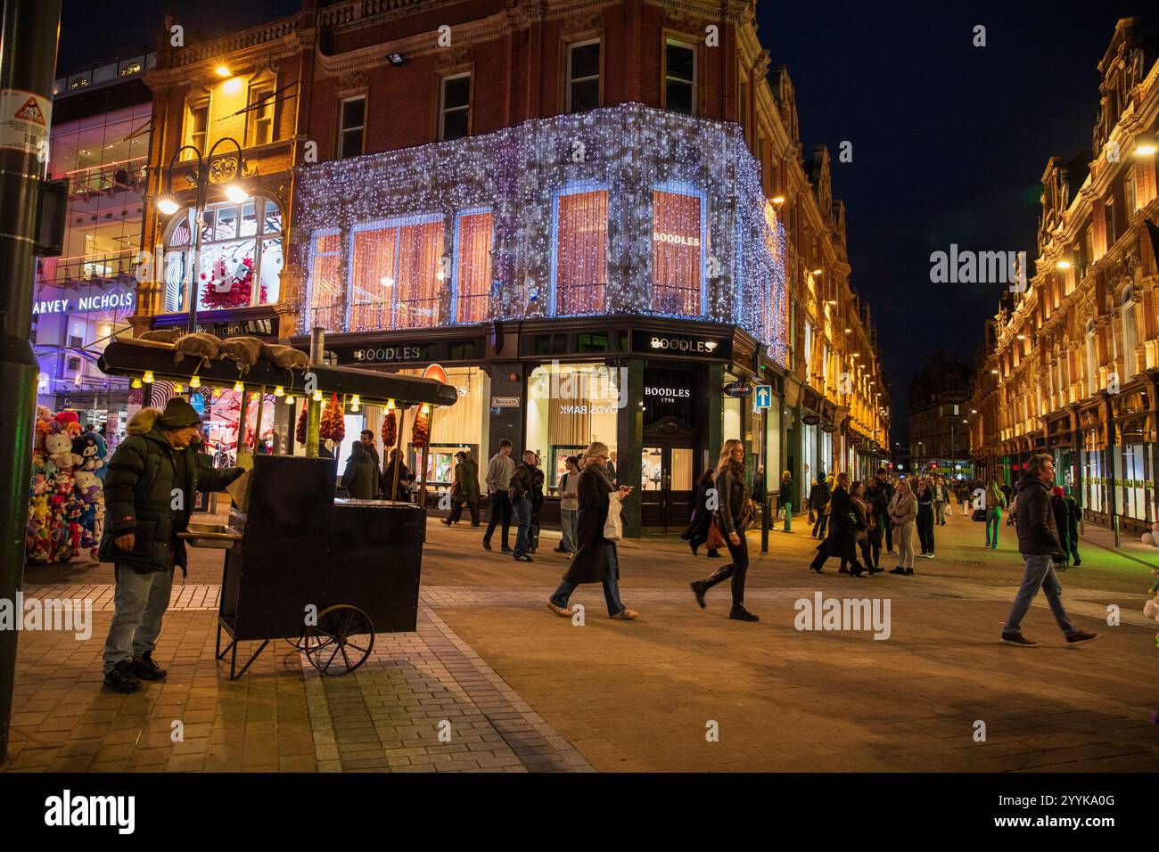 Briggate, Leeds, UK. Leeds City Centre during the Christmas period ...