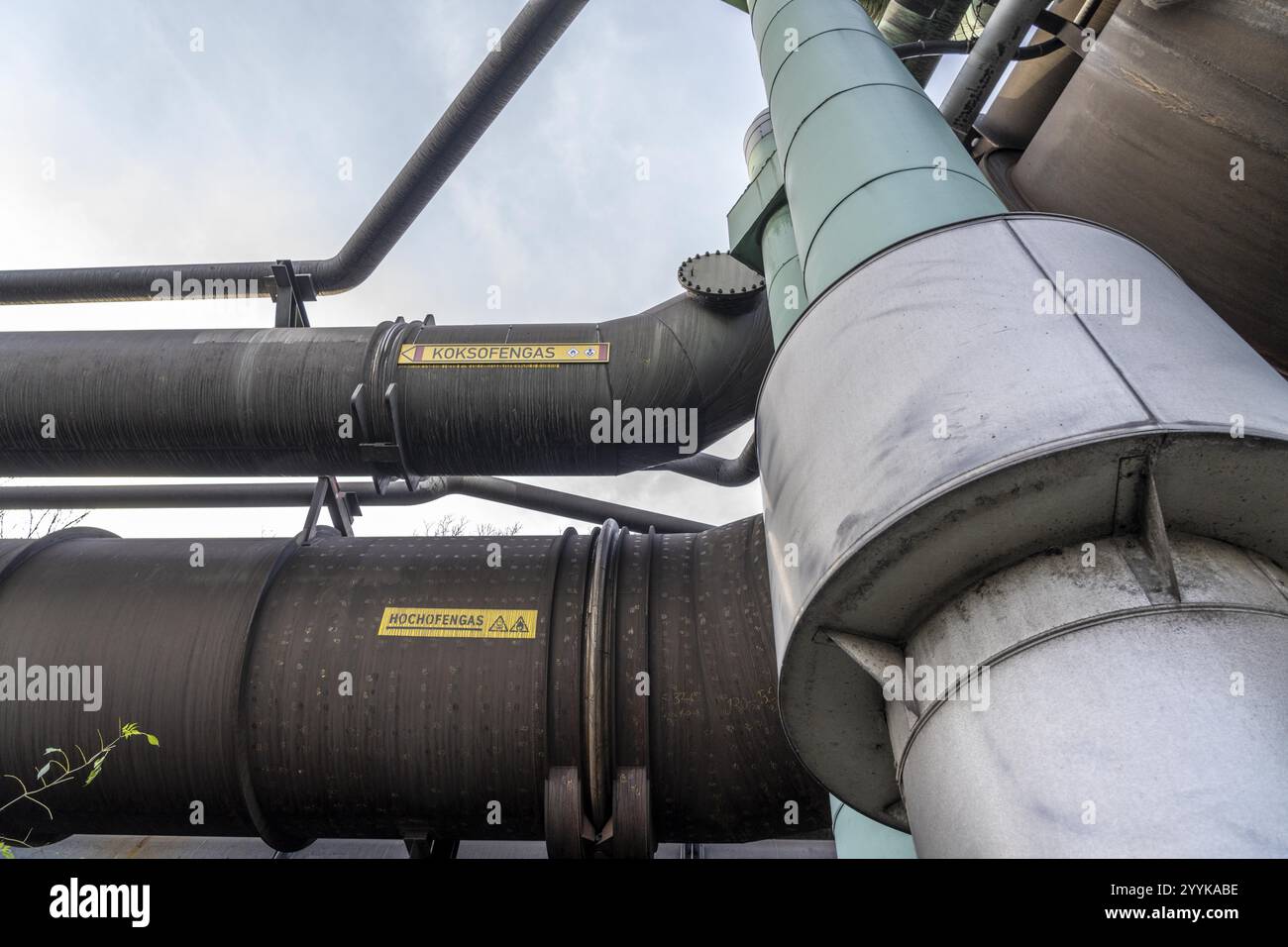 Pipelines for district heating, coke oven gas, blast furnace gas, at ...