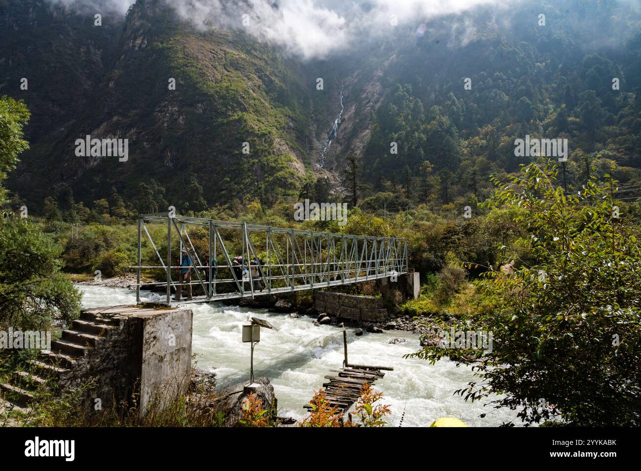 Trekking the trails of Langtang Circuit of Himalayas in Ghoda Tabela ...