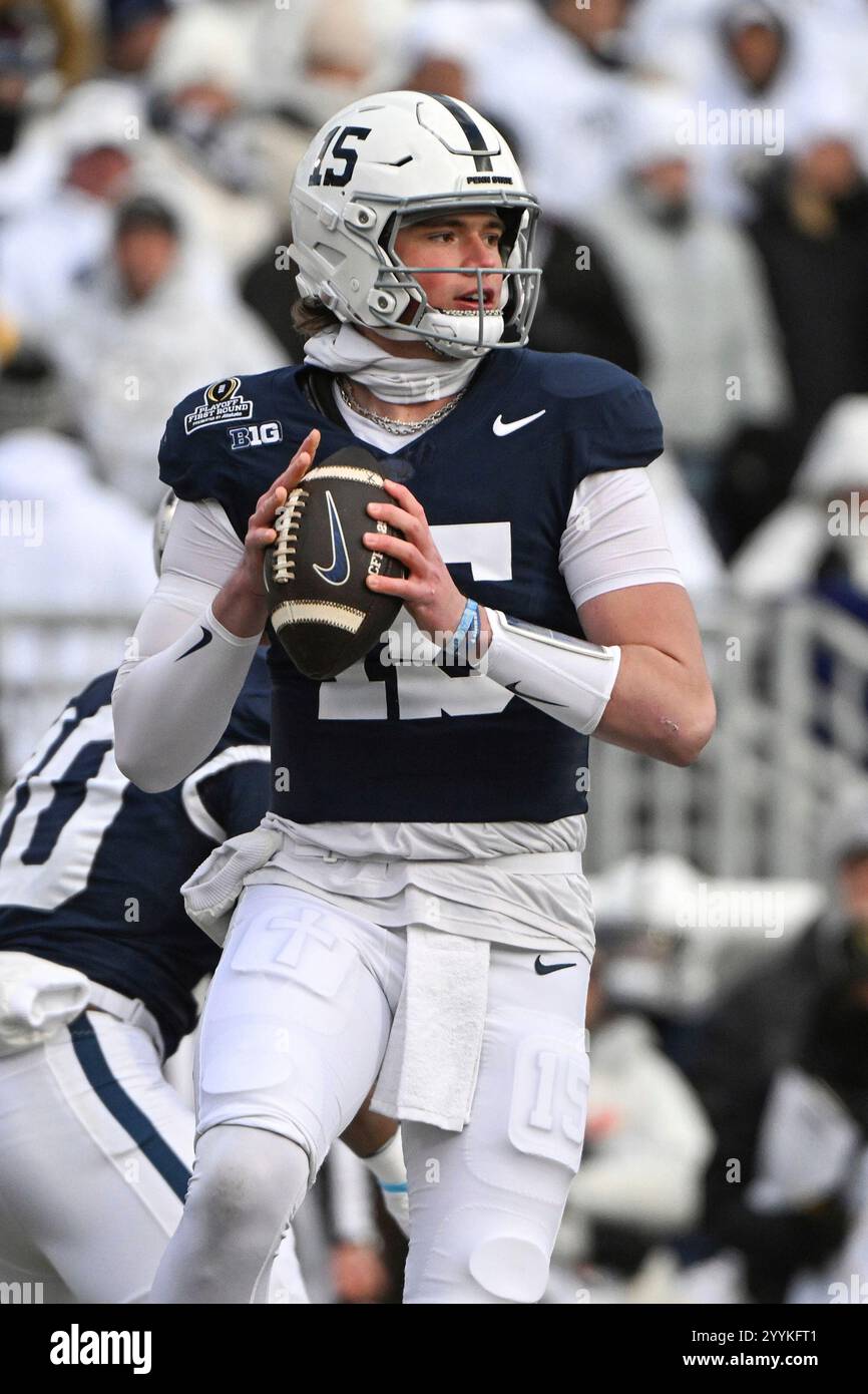 Penn State quarterback Drew Allar (15) looks to pass against SMU during ...