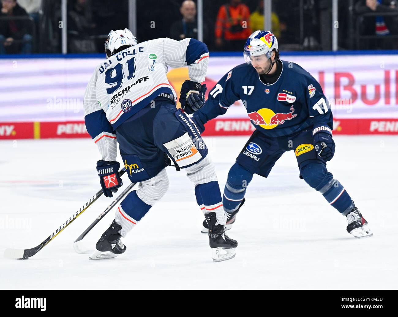 22 December 2024, Bavaria, Munich: Ice hockey: DEL, EHC Red Bull Munich ...