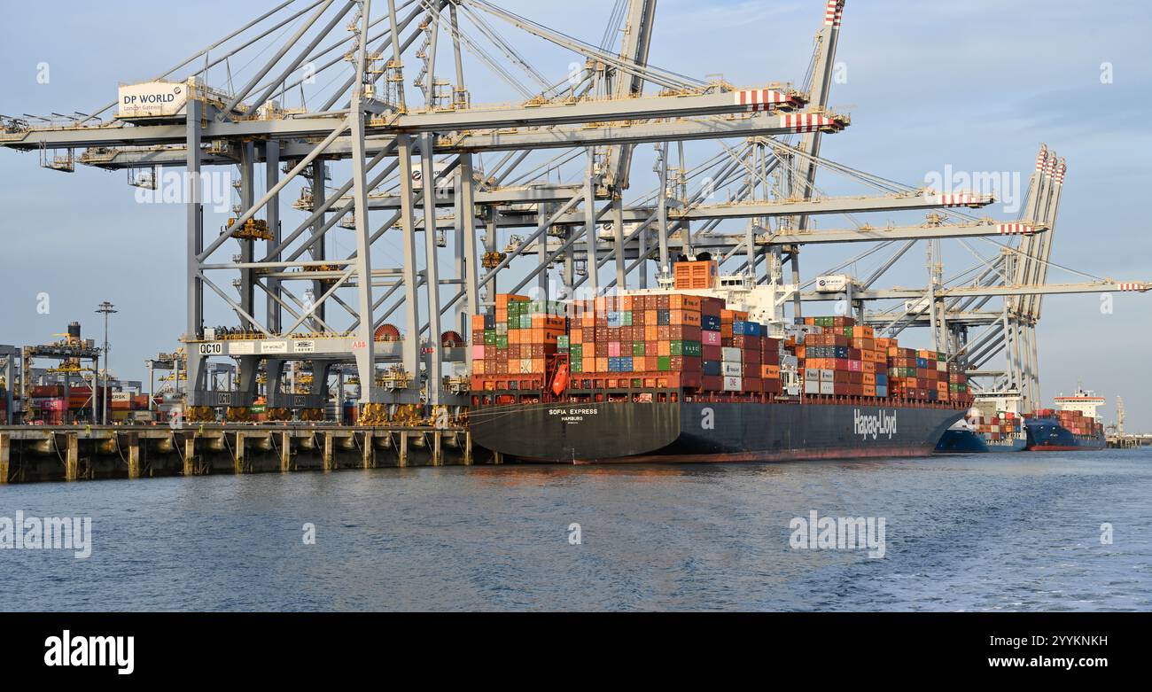 Tilbury Docks on the Thames with Container ships loading and unloading ...