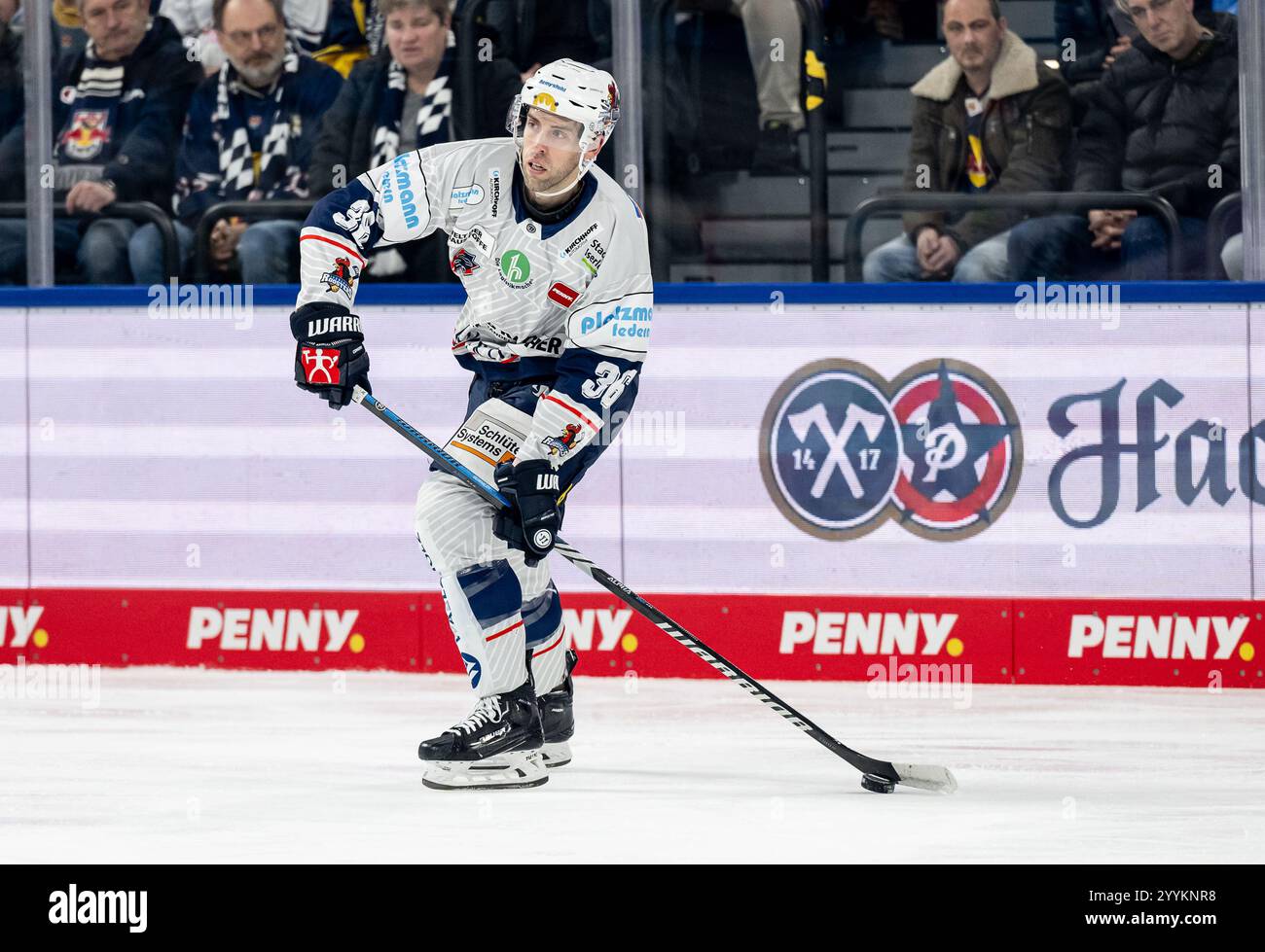 Brandon Gormley (Iserlohn Roosters, #36). GER, EHC Red Bull Muenchen vs ...