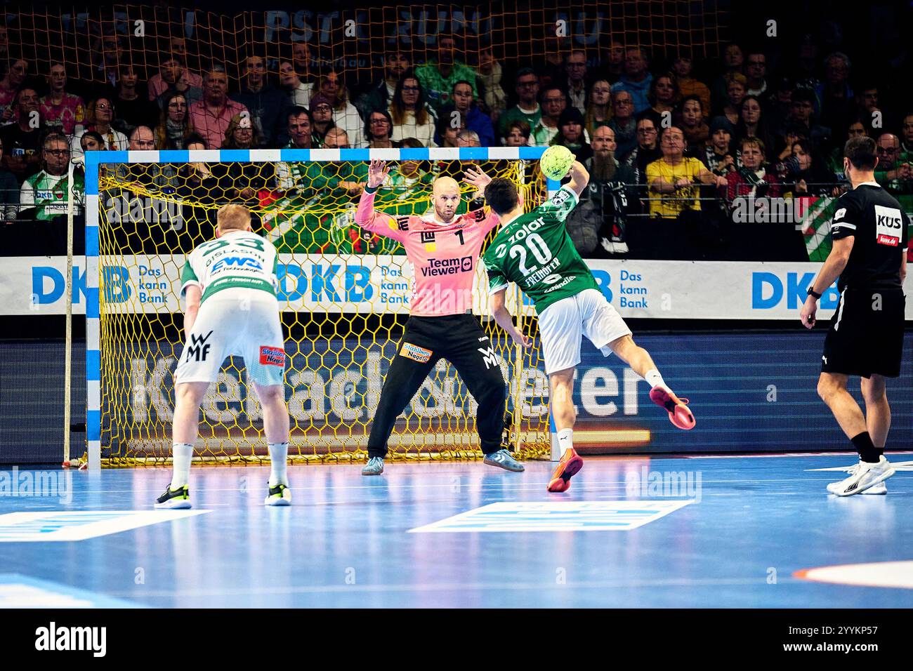 Tim Freihoefer (Fuechse Berlin, #20), 7m, Bart Ravensbergen (Frisch Auf ...