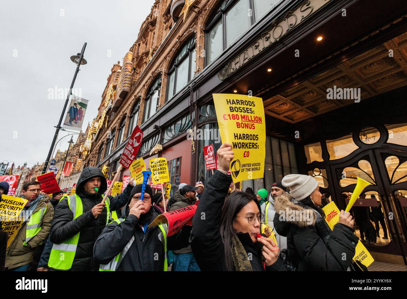 Harrods workers hi-res stock photography and images - Alamy