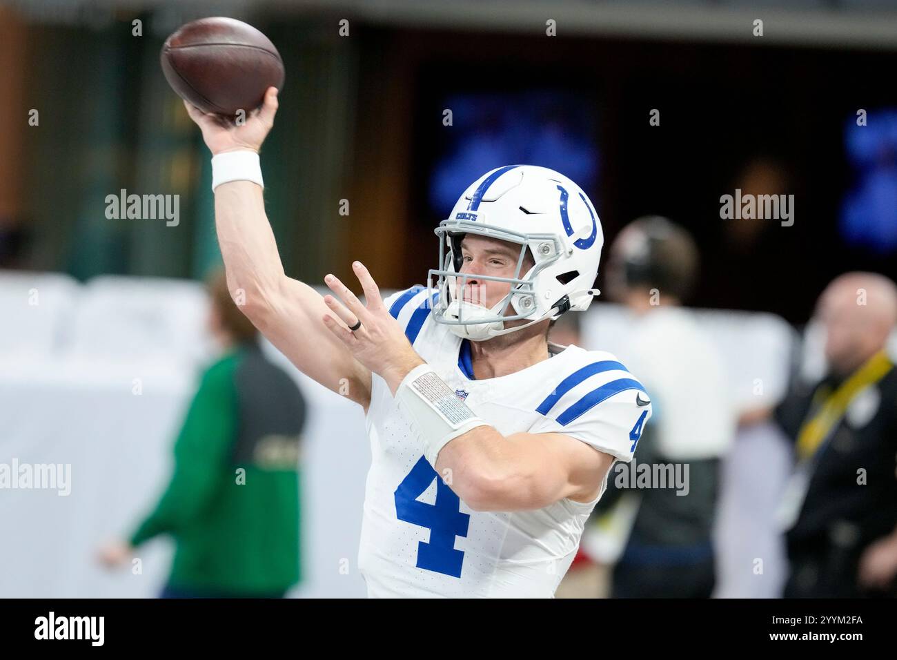 Indianapolis Colts quarterback Sam Ehlinger (4) warms up before an NFL ...