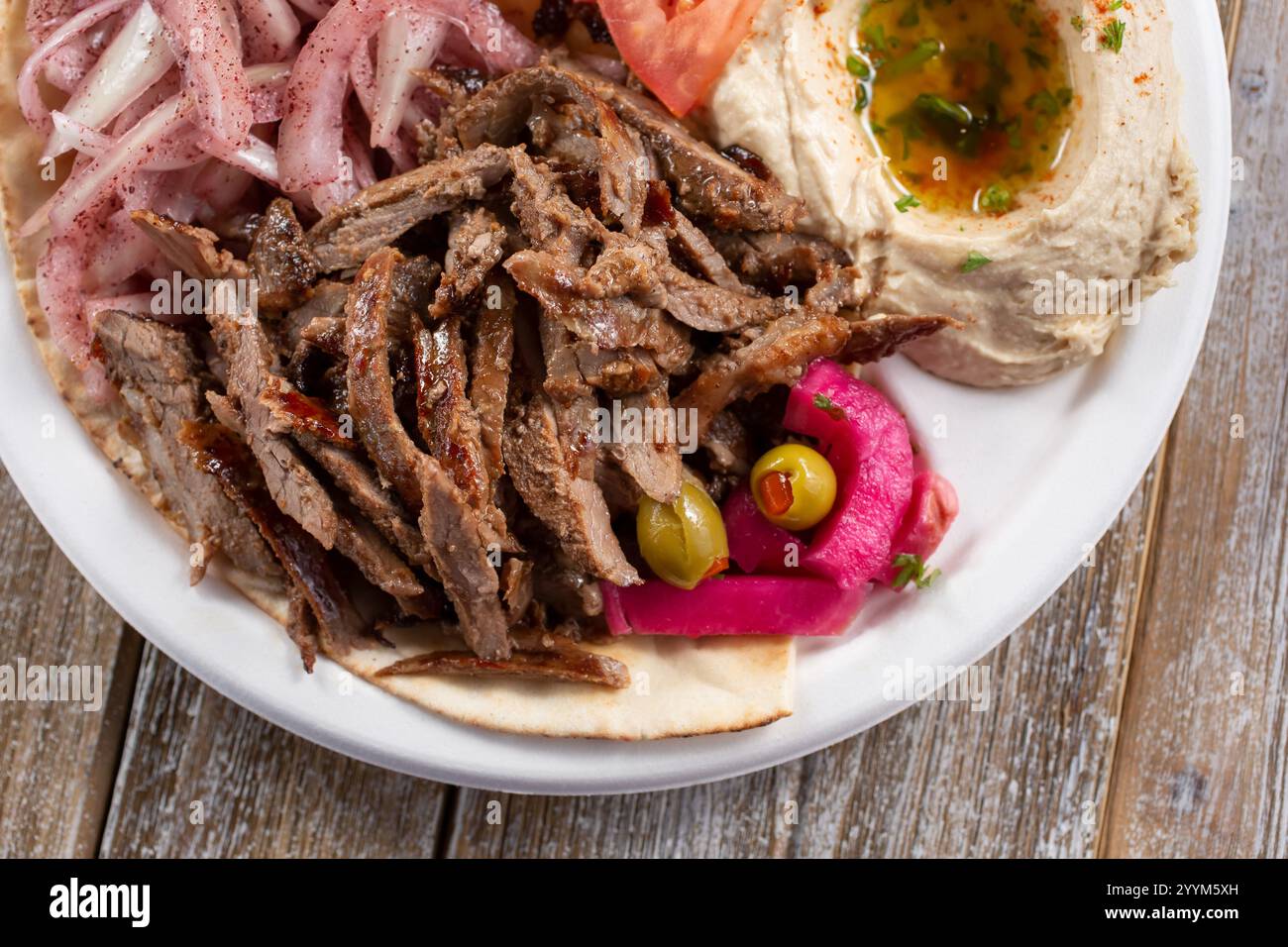 Hummus shawarma plate hi-res stock photography and images - Alamy