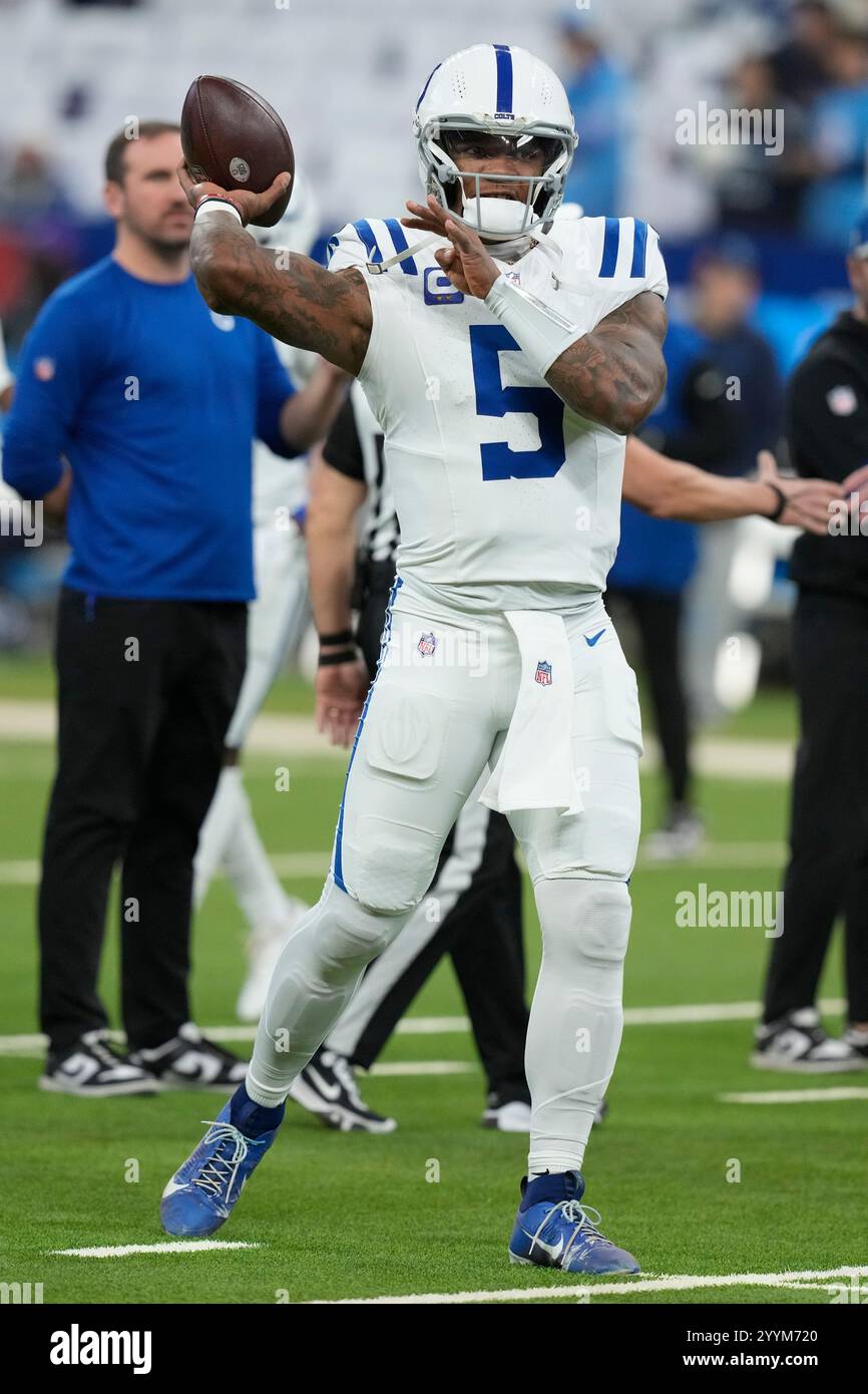 Indianapolis Colts quarterback Anthony Richardson (5) warms up before ...