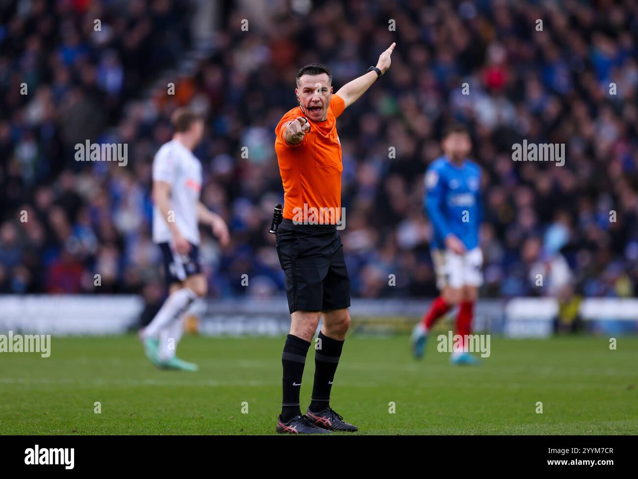 Referee Dean Whitestone during the Sky Bet Championship match at ...