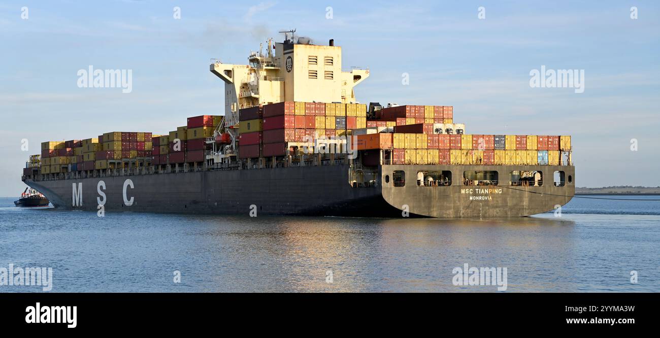 Thames near Tilbury container ship making way through the thames Stock ...