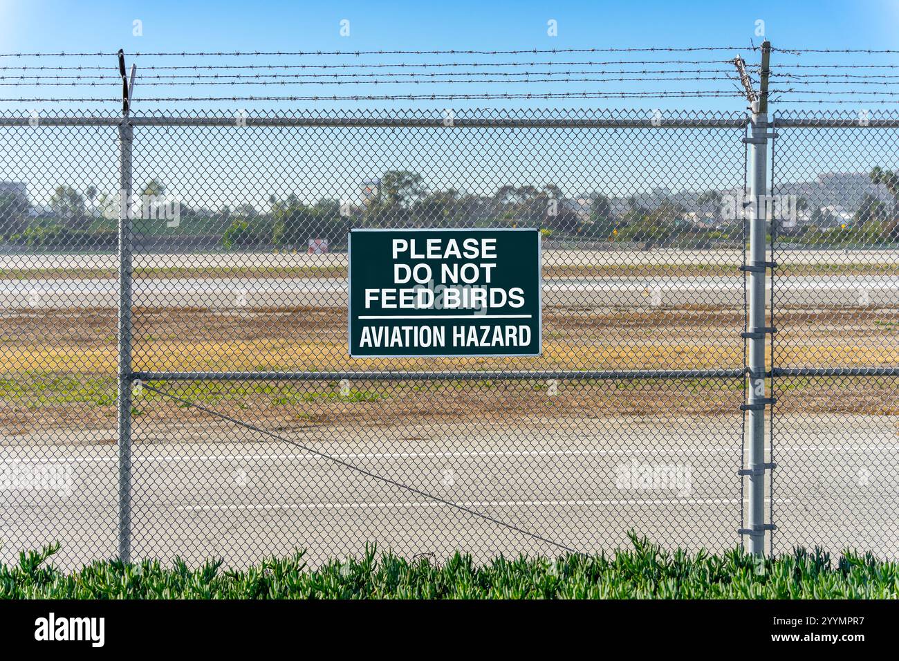 Long Beach, CA, USA - December 18, 2024: Please Do Not Feed Birds ...