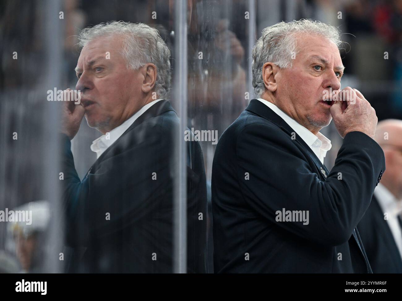 Munich, Germany. 22nd Dec, 2024. Ice hockey: DEL, EHC Red Bull Munich ...