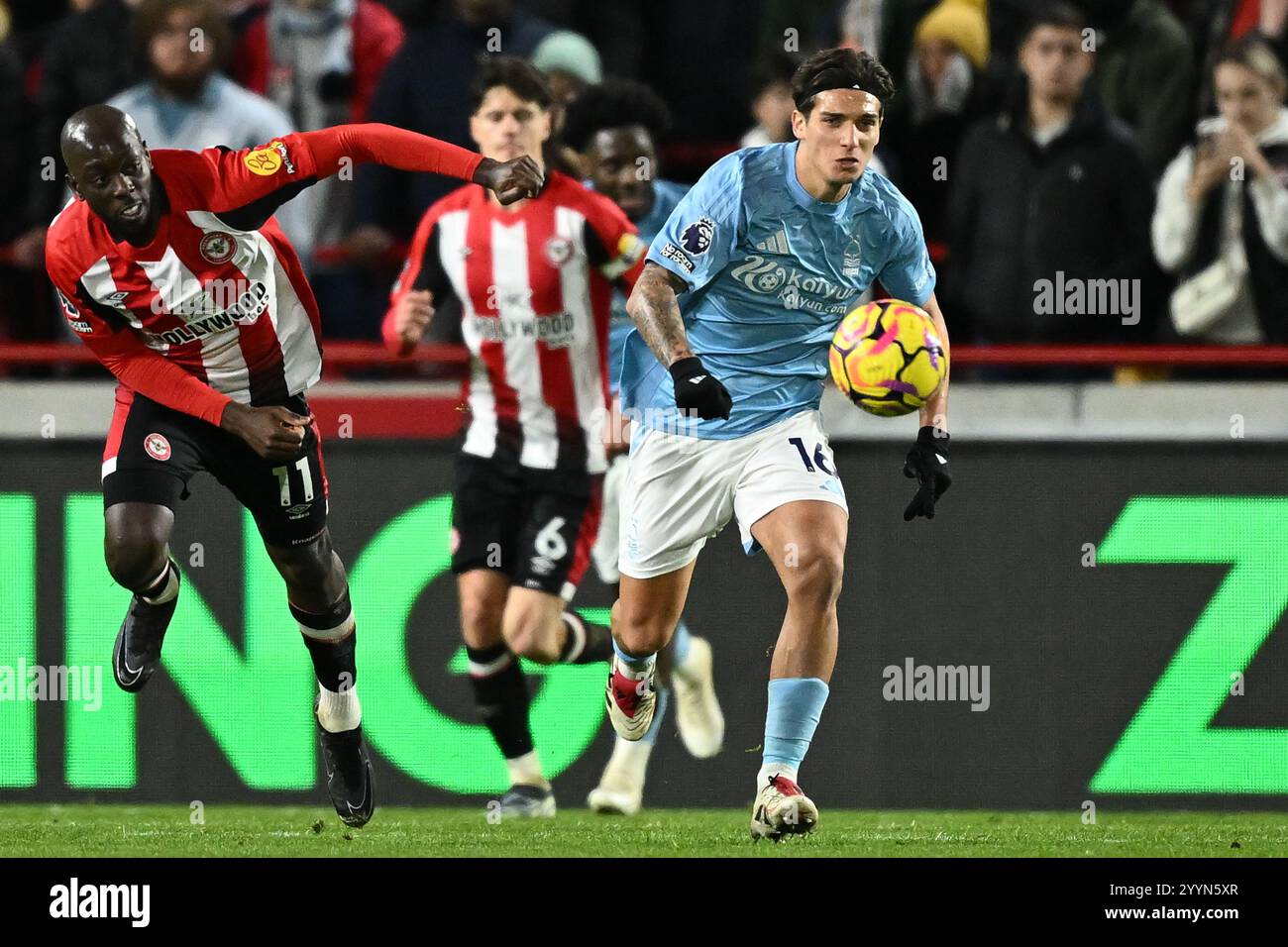 Nicolas Dom'nguez of Nottingham Forest under pressure from Yoane Wissa of Brentford during the ...