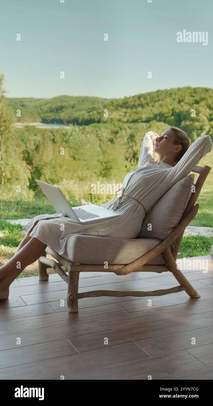 Freelance work life balance hi-res stock photography and images - Alamy