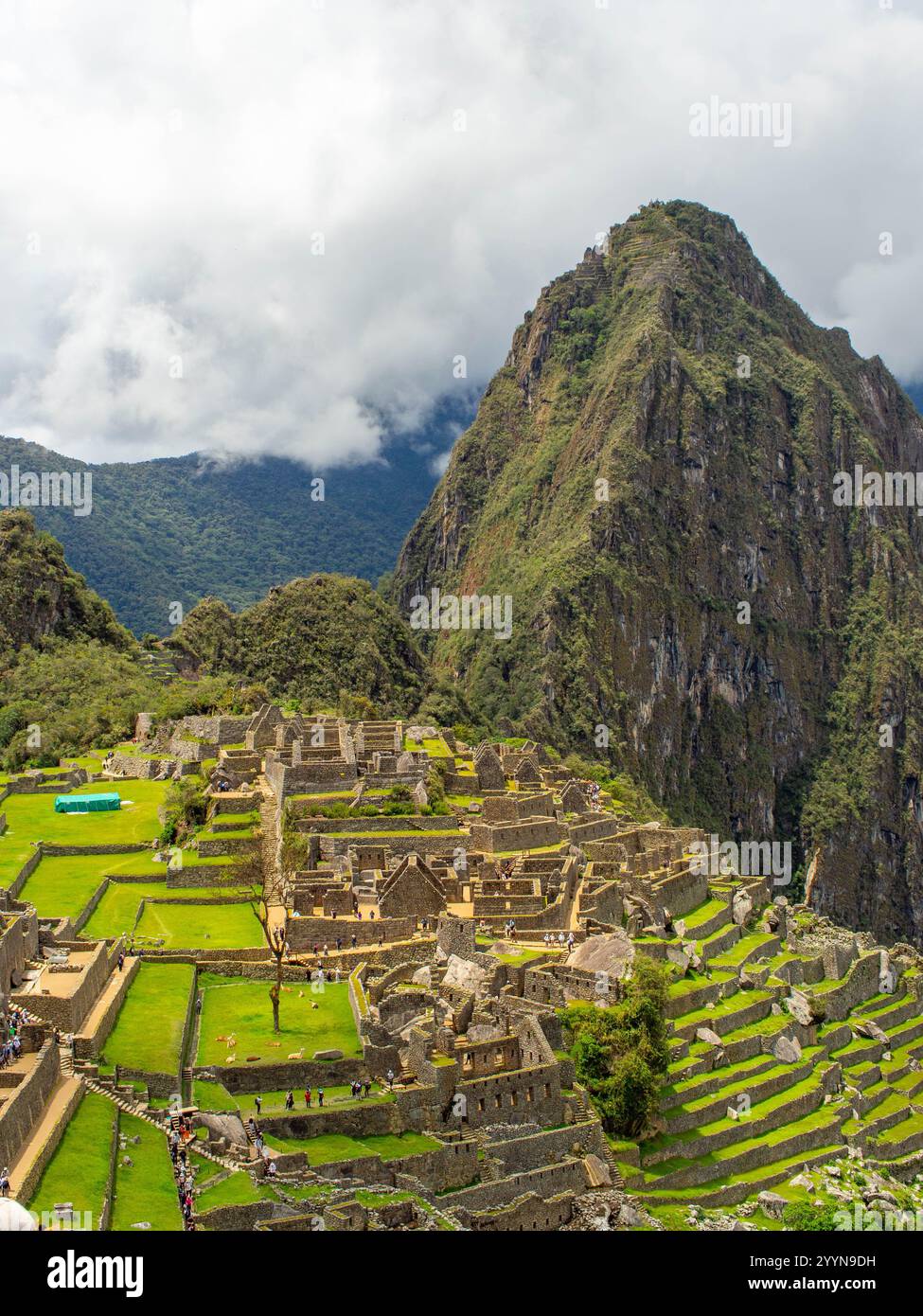 Machu Picchu ruins in Cusco Perú one of the seven wonders of the world Stock Photo - Alamy