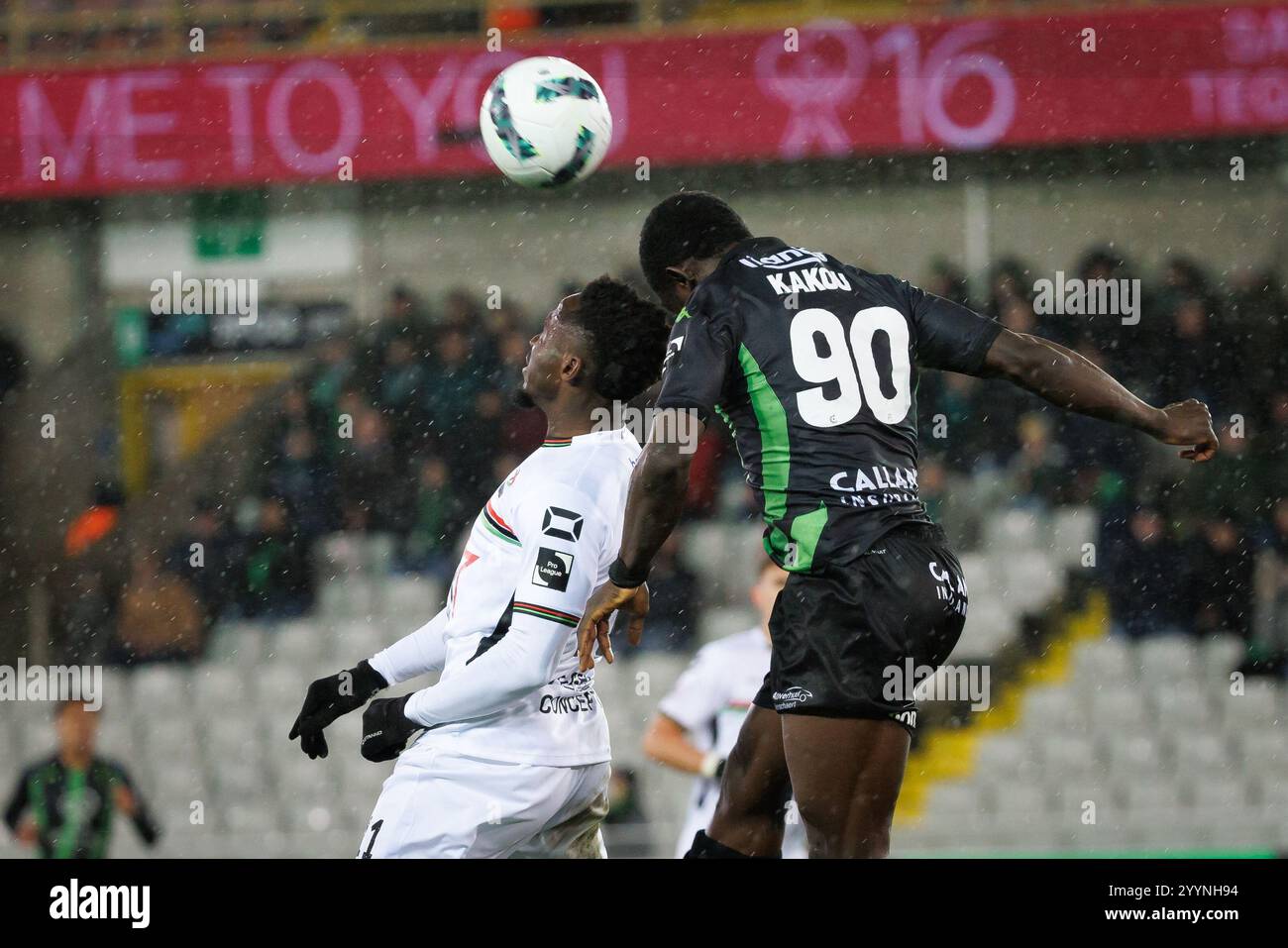 Brugge, Belgium. 22nd Dec, 2024. OHL's Ignace Konan N'Dri and Cercle's ...