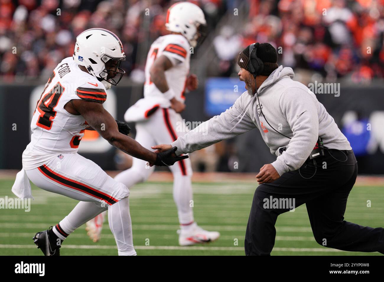 Cleveland Browns running back Jerome Ford (34) celebrates after scoring ...