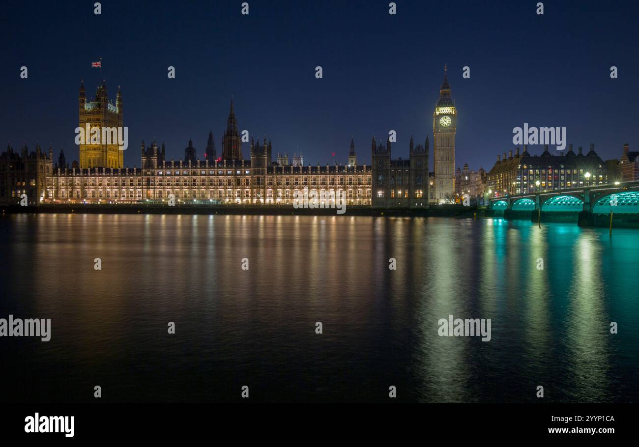 Bridge night nighttime london hi-res stock photography and images - Alamy