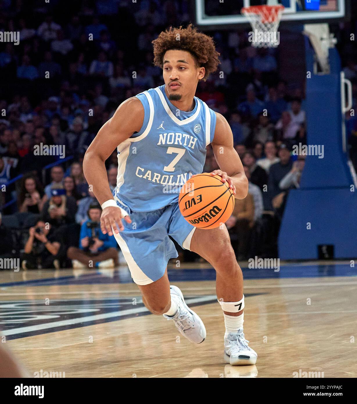 North Carolina Tar Heels guard Seth Trimble (7) penetrates toward the ...