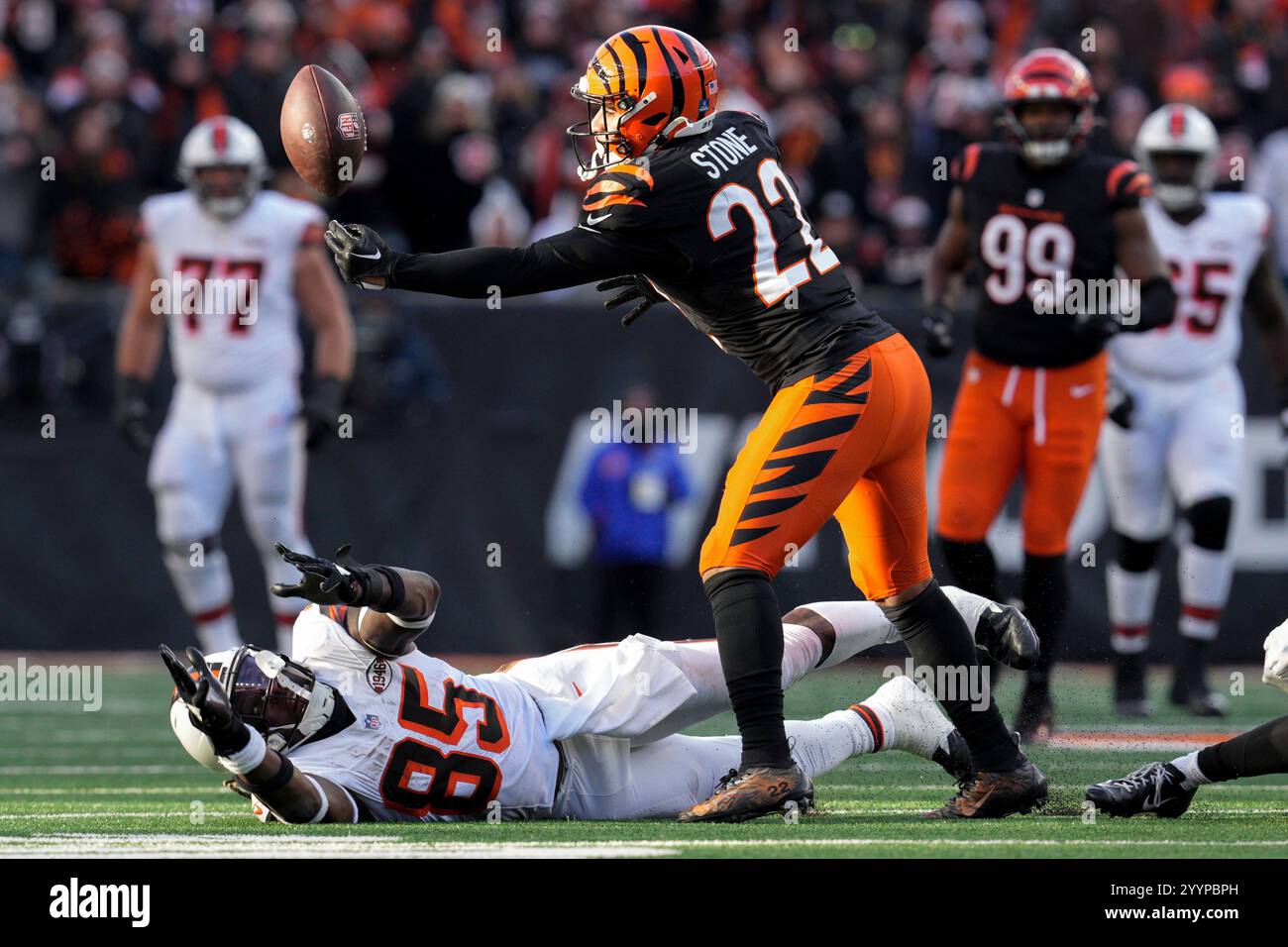 Cincinnati Bengals safety Geno Stone (22) makes an interception catch ...