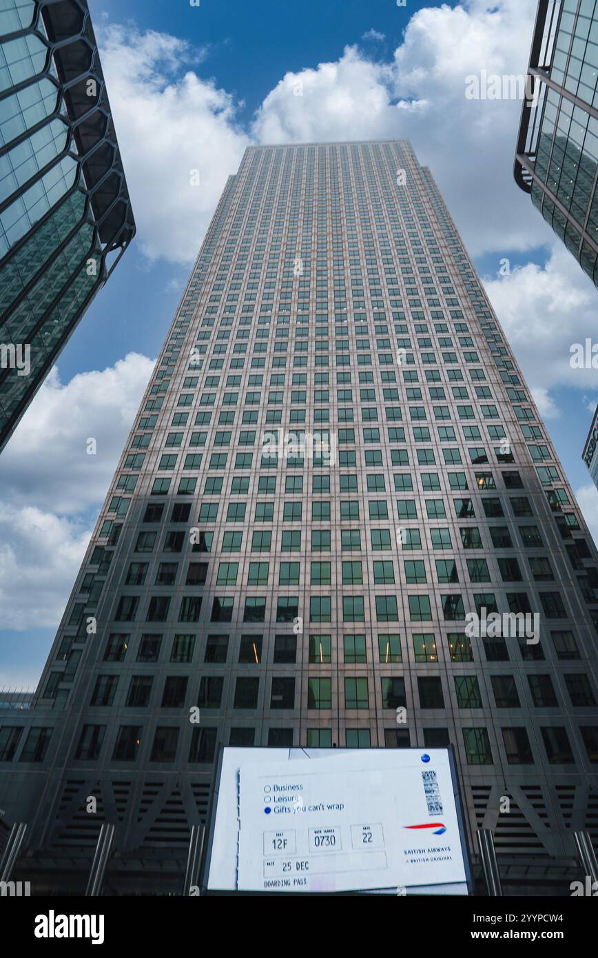 View of One Canada Square with its pyramid roof, flanked by modern ...