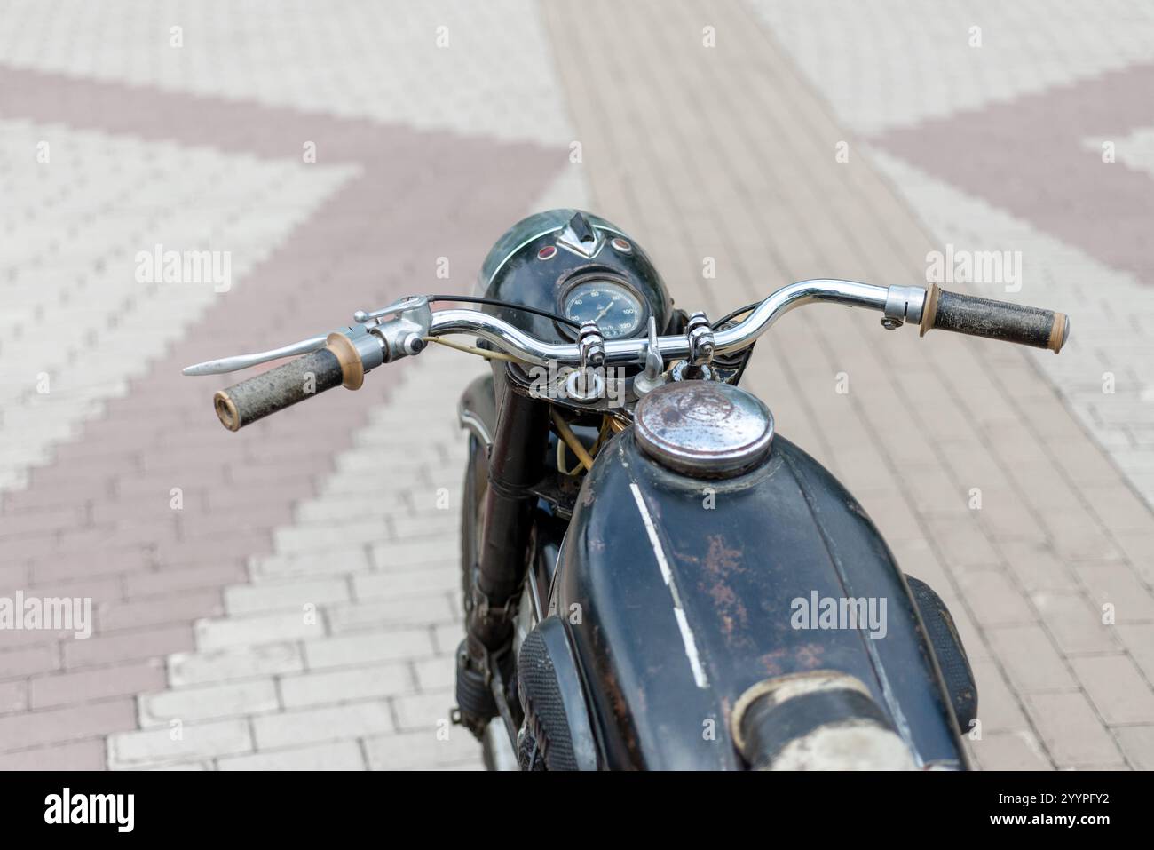Speedometer, steering wheel and other parts of the BMW R35 motorcycle ...
