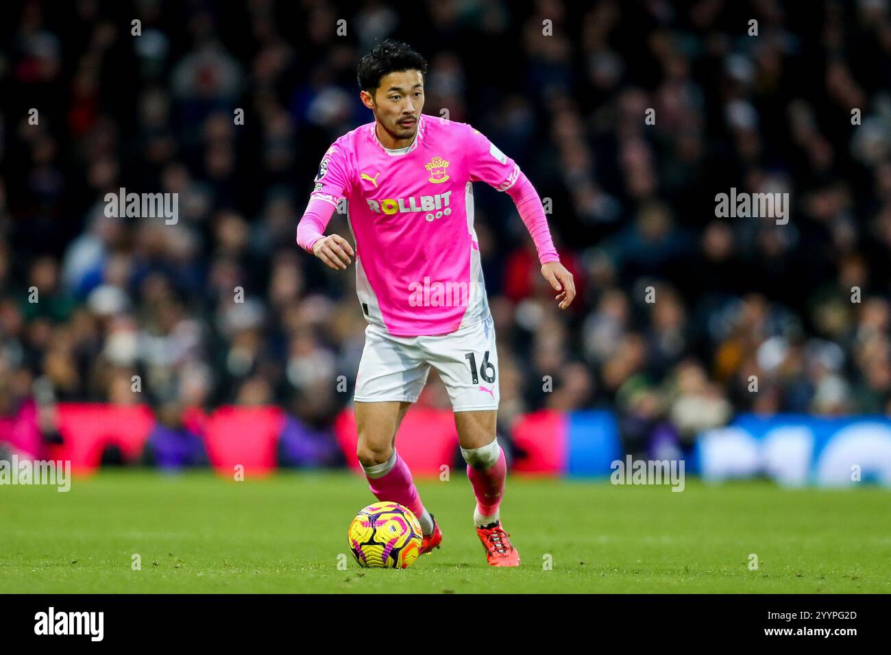 London, UK. 22nd Dec, 2024. Yukinari Sugawara of Southampton runs with ...