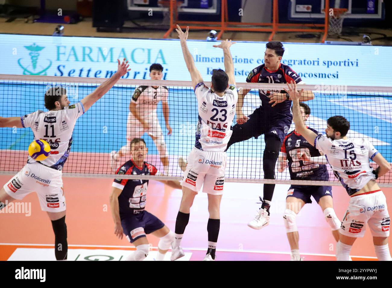 Roamy Alonso Prisma Taranto attack. during Gioiella Prisma Taranto vs Itas Trentino, Volleyball ...