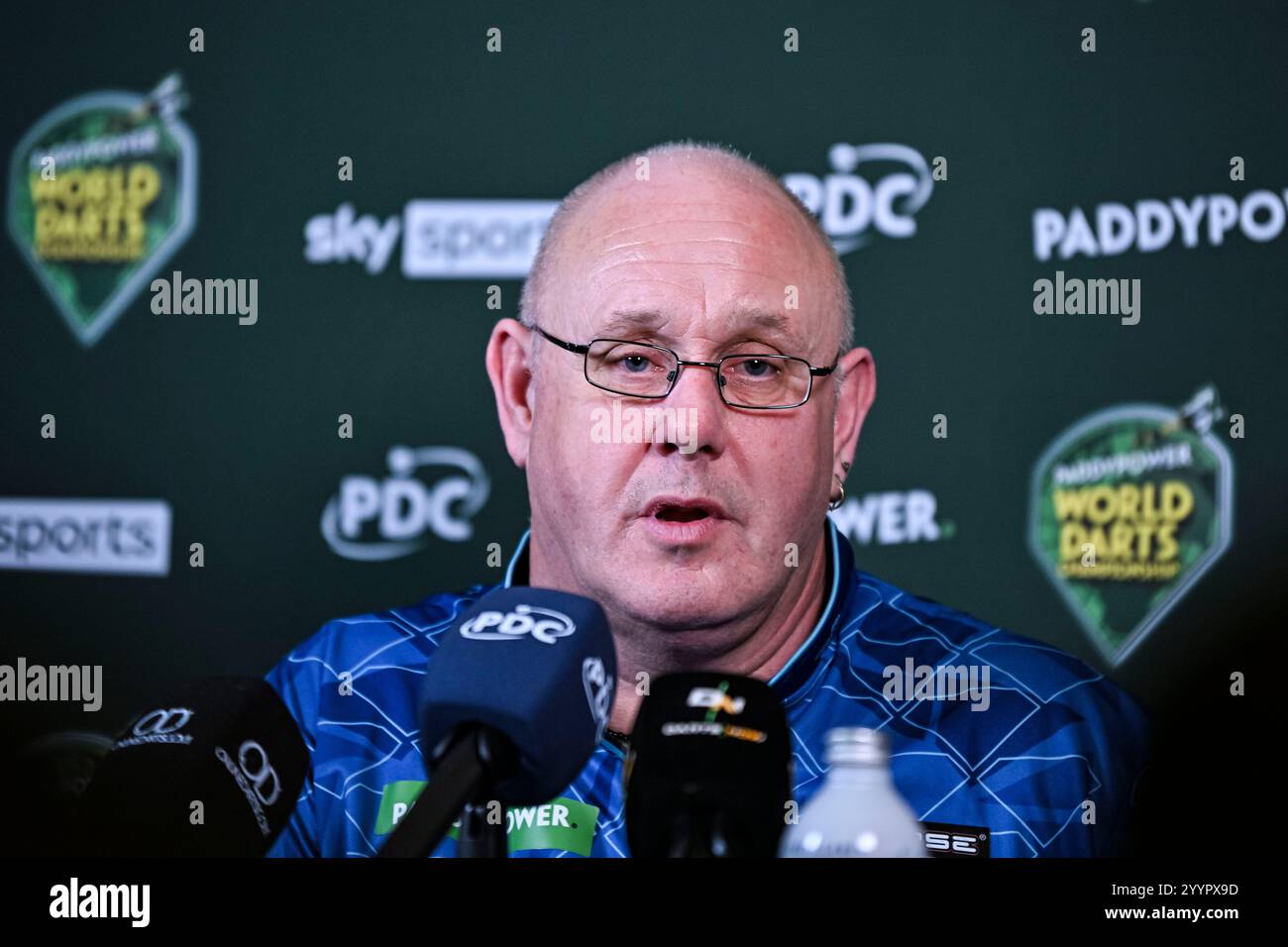 Alexandra Palace, London, UK. 22nd Dec, 2024. 2024/25 PDC Paddy Power World Darts Championships ...