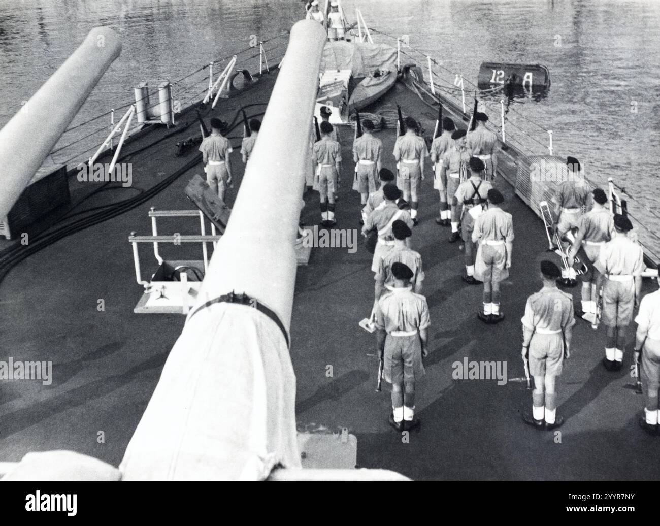 Royal marines in dress uniform hi-res stock photography and images - Alamy