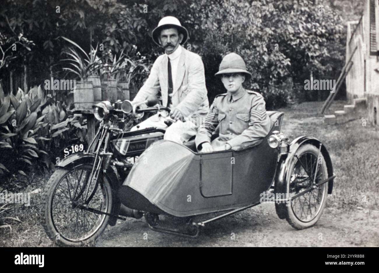 Soldier pith helmet hi-res stock photography and images - Alamy