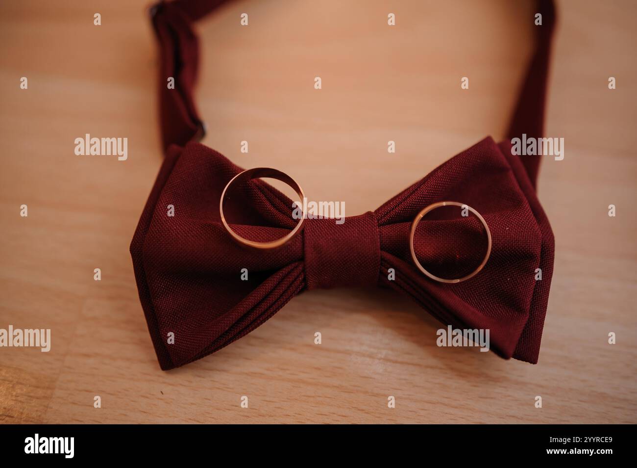 Burgundy bow tie hi-res stock photography and images - Alamy