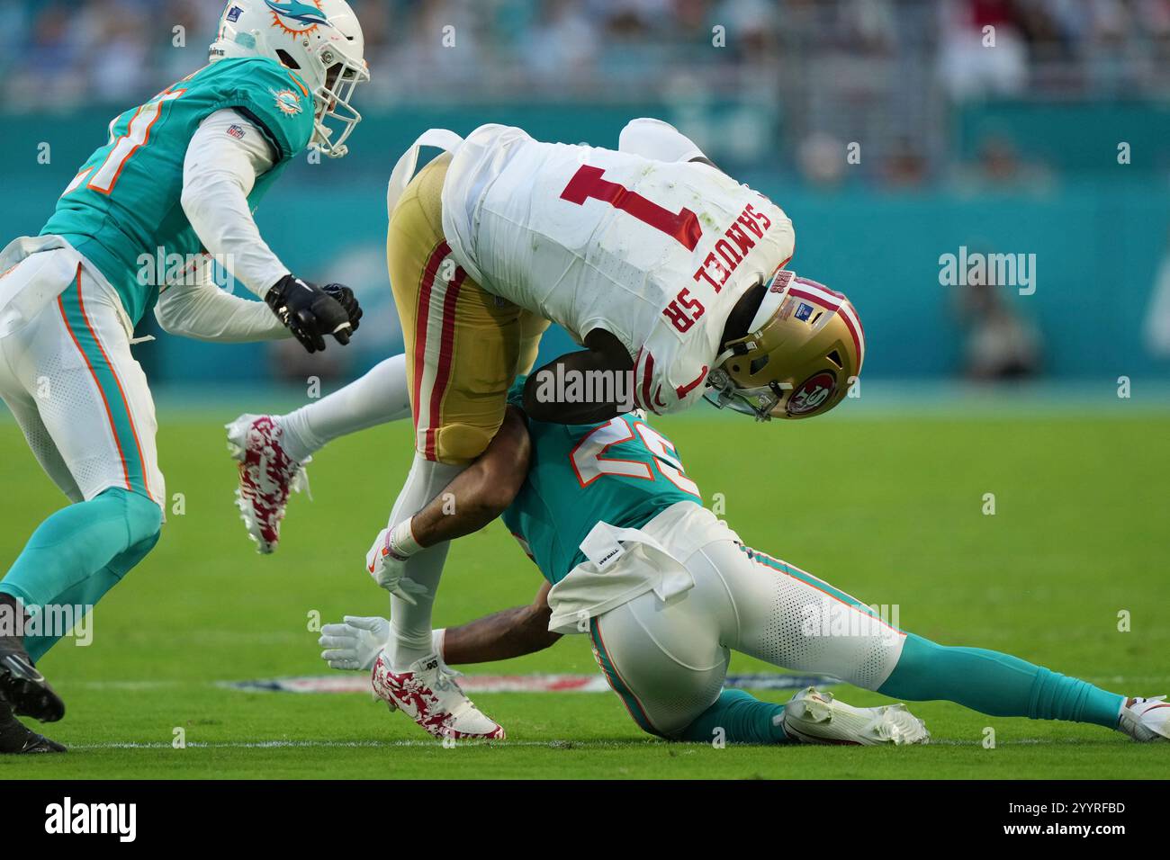 San Francisco 49ers wide receiver Deebo Samuel Sr. (1) is tackled by ...