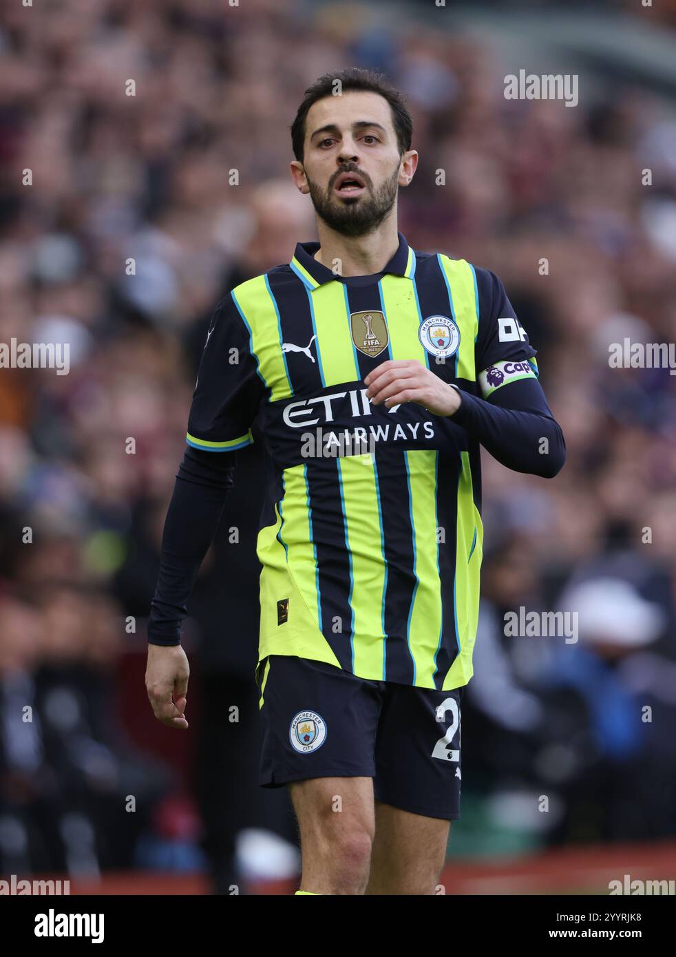 Birmingham, UK. 21st Dec, 2024. Bernardo Silva (MC) at the Aston Villa ...